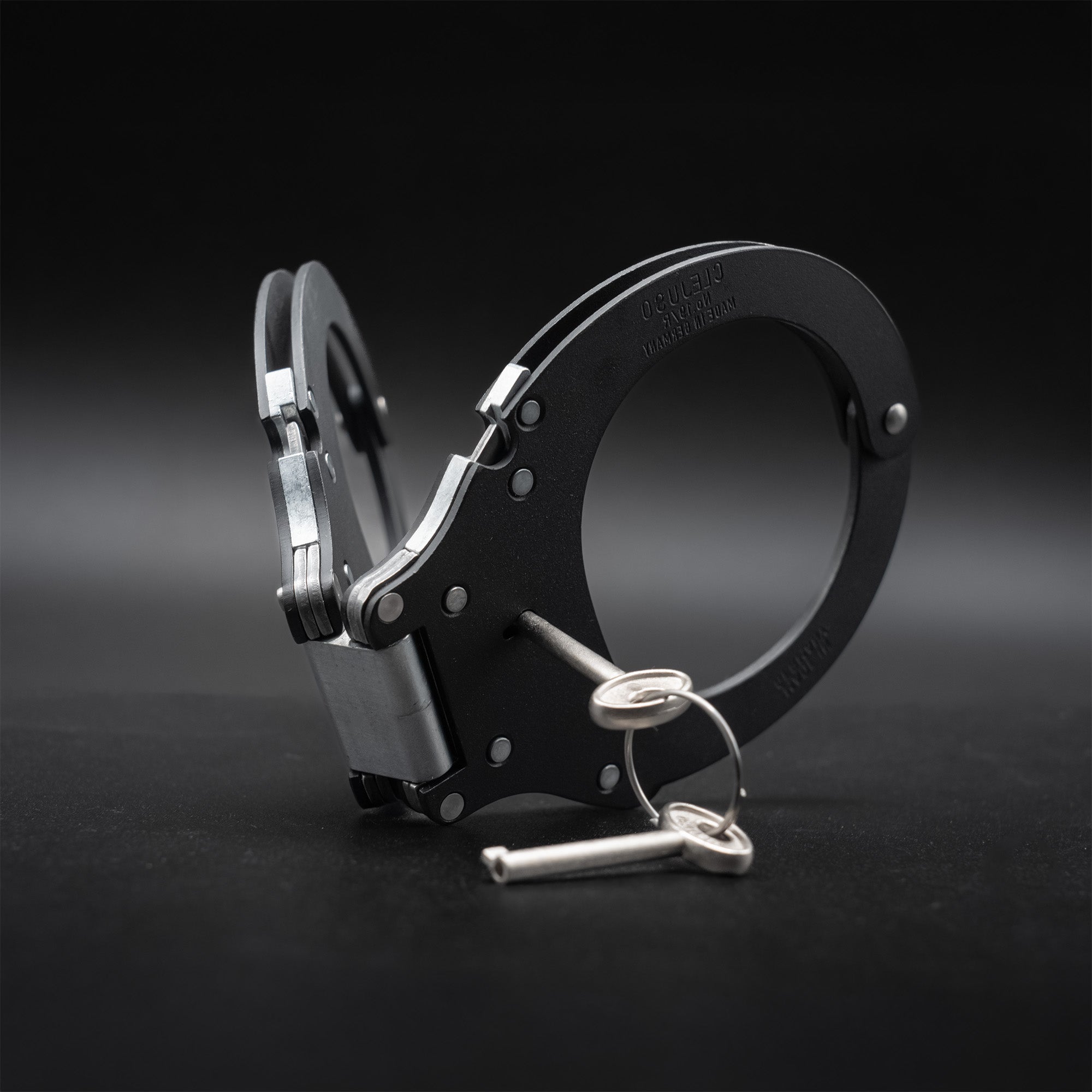 CLEJUSO GERMAN POLICE CUFFS 19R BLK – GEAR Berlin